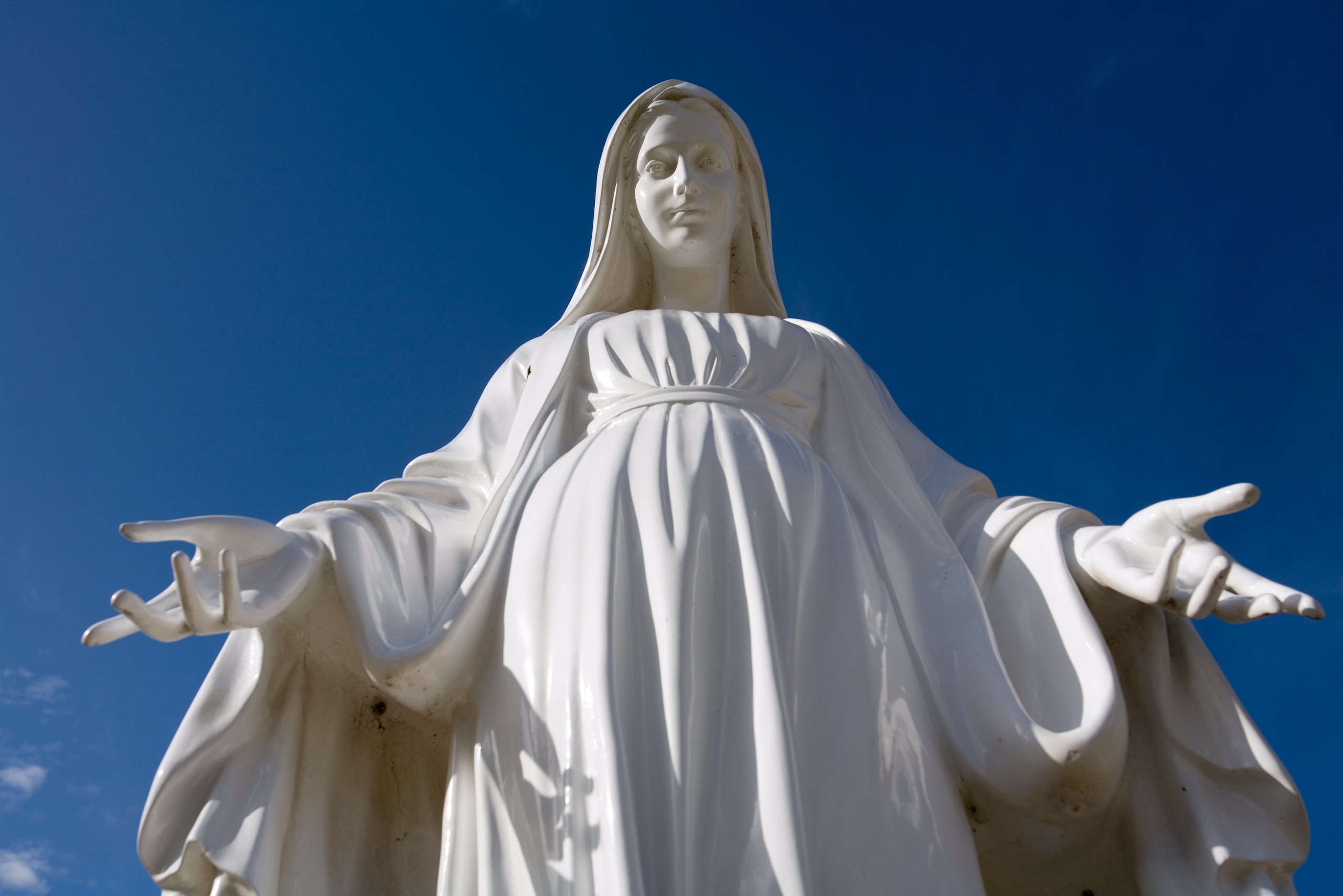 Biblical Imagery: Mary, The Archetype of Humility - Eyes to See the ...